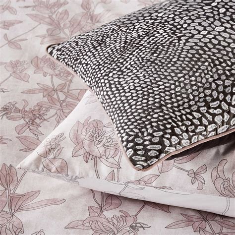 Nalu Nicole Scherzinger Okika Bedding Glow Bedeck Home