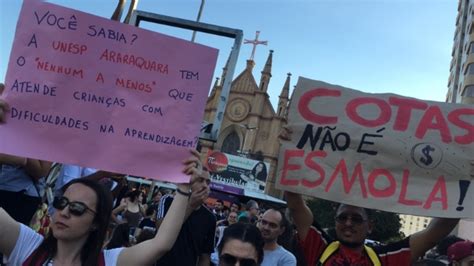Estudantes e professores fazem ato contra cortes na Educação Portal Morada Notícias de