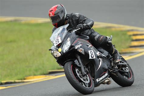 무료 이미지 기어 속도 경마 혼다 자전거 타는 사람 오토바이 타기 육상 차량 도로 경주 자동차 제조 스턴트 연기자 슈퍼 바이크 경주 슈퍼 모토 아일