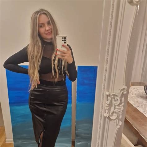 Ines Inesnedic • Threads Say More