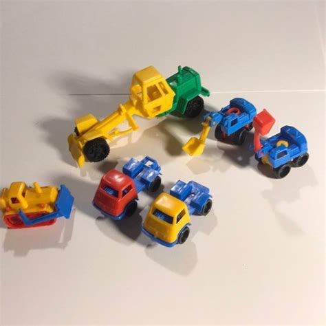 Se produkter som liknar Bygg fordon Leksaksbilar 80ta på Tradera