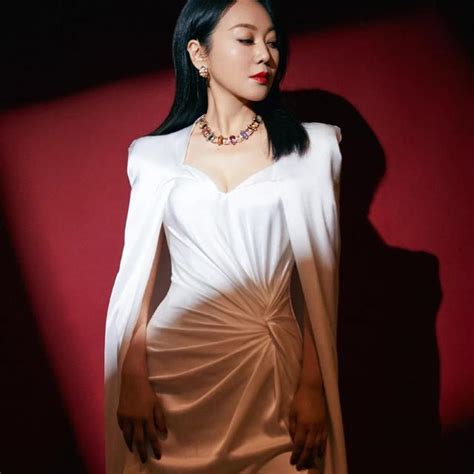 離婚18年，再看閆妮的現在，才知道鄒偉當初為什麼後悔 每日頭條