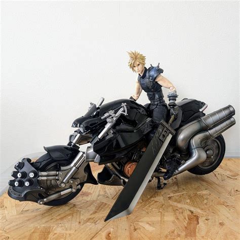 Ff7 リメイク クラウド・ストライフ And ハーディ＝デイトナ フィギュア By メルカリ