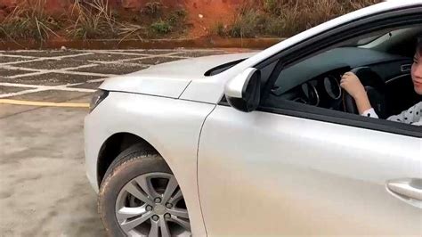 汽车：这位女司机火了，驾龄2年开成这样：求你了，真不适合开车汽车汽车保养好看视频