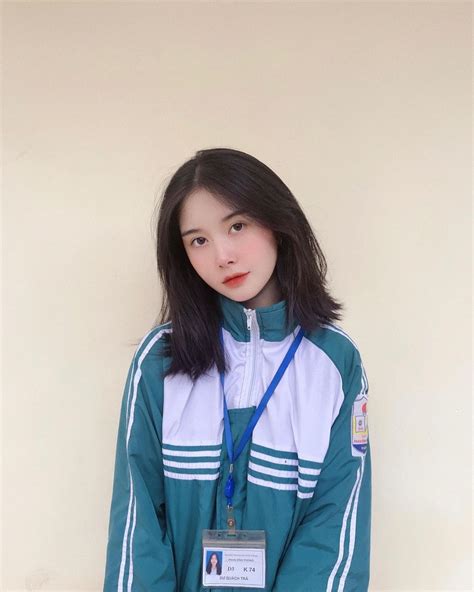 Ghim Trên ジャージ女子（girls Wearing Trackjackets）