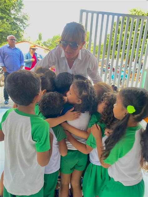 Prefeitura De Esperantina Distribui Kits Escolares Para Alunos Da Rede