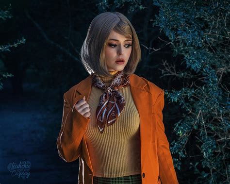 Ashley Graham Resident Evil 4 Remake By Leahchu Cosplay Rcosplaygirls