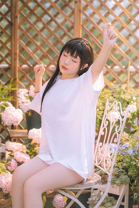 爆机少女喵小吉 Nekokoyoshi 六月 小吉的午后时光 套图