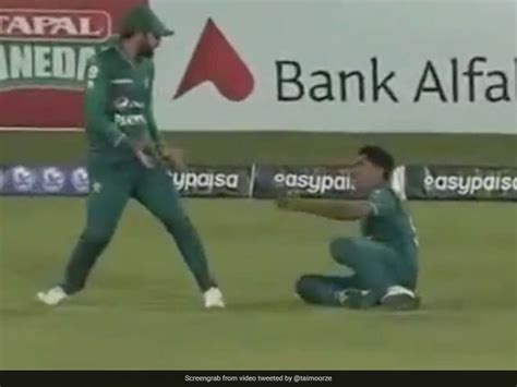 Pakistan Vs West Indies Pakistan Players Comical Attempt To Take