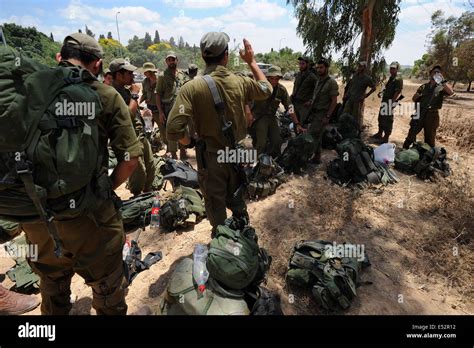 Israel Gaza Border 18th July 2014 Israeli Soldiers On The Move To