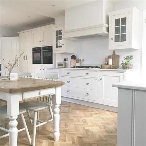 32 Farmhouse White Kitchen Cabinets Youll Fall In Love With