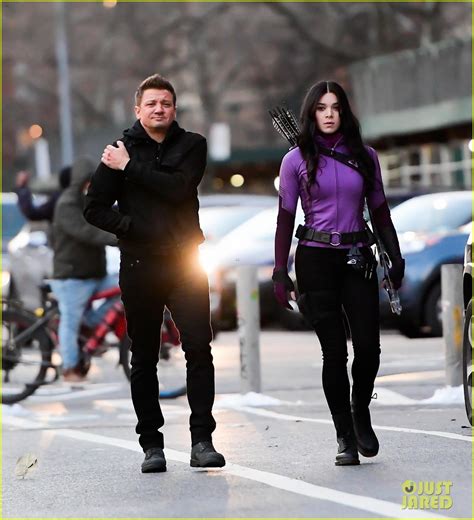Hailee Steinfeld Turns Into Kate Bishop On Hawkeye Set In Nyc Photo