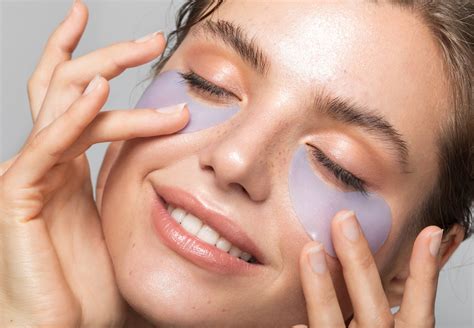 Trucos para desinflamar tus ojos en tiempo récord Glamour