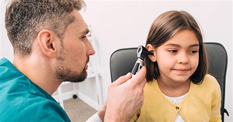 비슷한 듯 다른 대표적인 귀 질환 외이도염 Vs 중이염