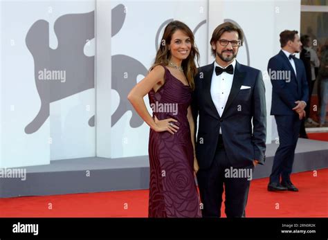 Serena Iansiti Und Ferran Paredes Rubio Bei Der Premiere Des Kinofilms Lordine Del Tempo The