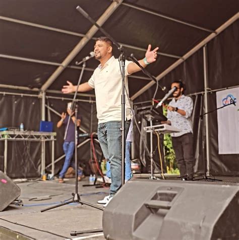 শ্রোতাদের ভালোবাসার জন্য আমি আজকের তসিবা ধন্যবাদ আমার কাতারের বসবাসরত দেশরত্নরা আমার বাংলাদেশী