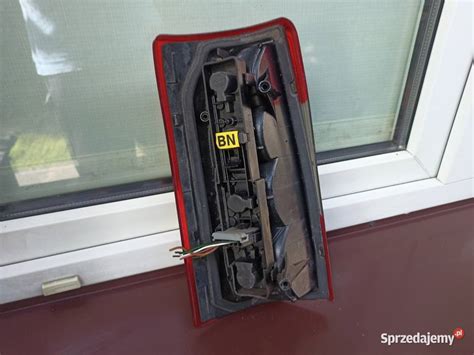 Opel Omega B kombi Caravan lampa tył tylna prawa wkład Sieradz
