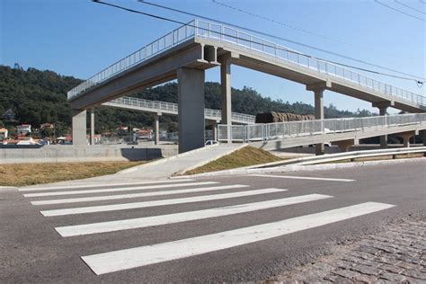 Novas Passarelas Mudam Hábitos E O Cotidiano De Pedestres Em Tubarão