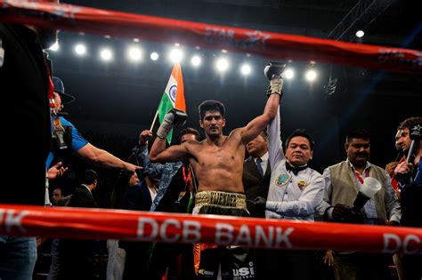Battleground Asia How Vijender Singh Made It 8 0 In Pro Boxing [videos