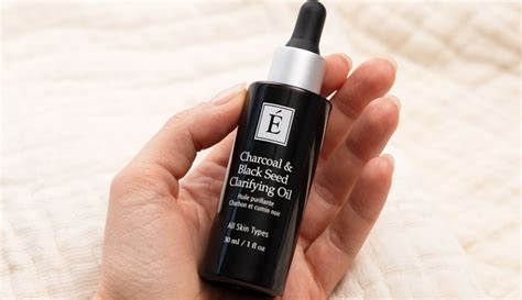 Should I Use Oil On My Face Fhs Lifestyle Magazine