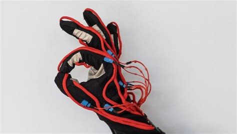 The Award Winning Glove That Translates Sign Language Was Created By