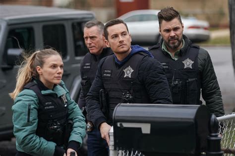 Chicago Pds Hailey Upton Actress Tracy Spiridakos Finally Reveals
