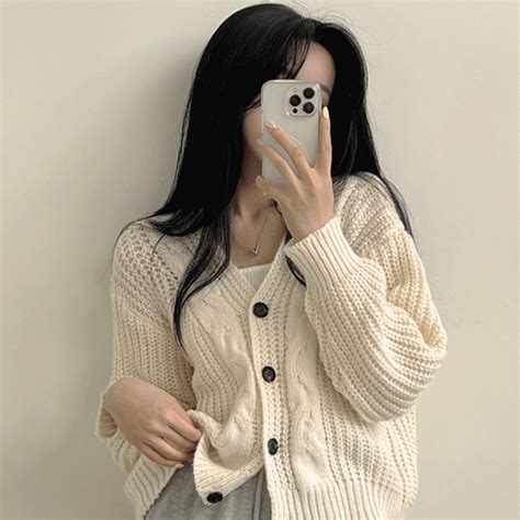 폭닥폭닥~아방핏 부드러운 브이넥 하찌 꽈배기 니트가디건 3color 에이블리