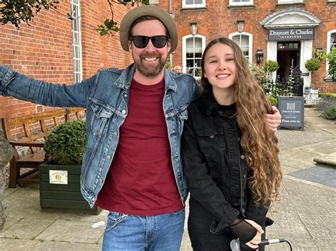 Shropshire Teenage Singing Sensation Macy O Gets A Hug From Kaiser Chiefs Frontman Ricky Wilson