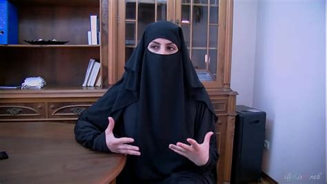 Deal Of The Century And A Blowjob From Hijab Arab Slut To Close It