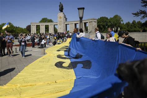 Що зміниться для українців у країнах Євросоюзу у 2023 році Голос