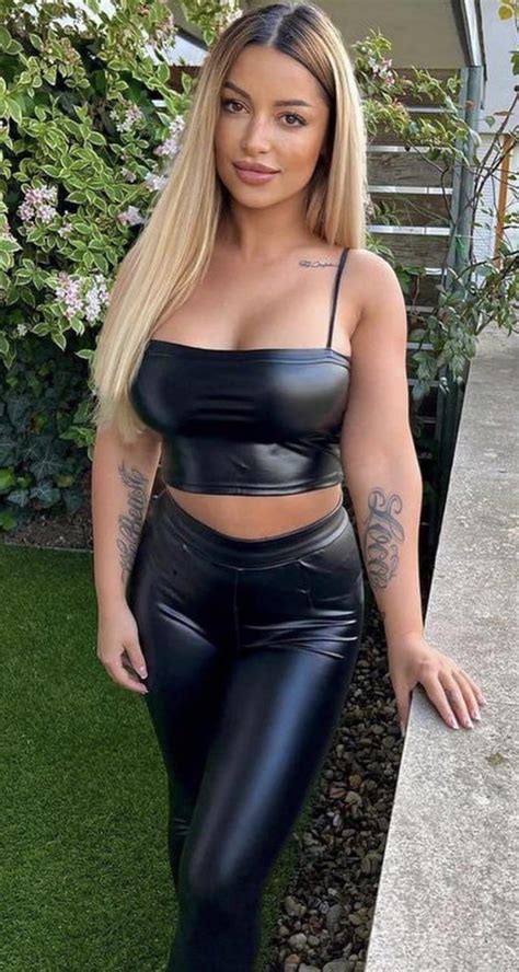 Cute Blonde Rshinyleggings