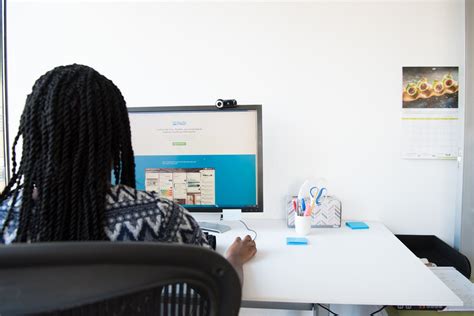 A Comprehensive Guide To Navigating Social Media Algorithms