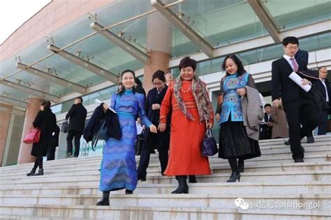 「蒙古文」中共阿拉善盟委員會（擴大）會議在巴彥浩特召開 每日頭條