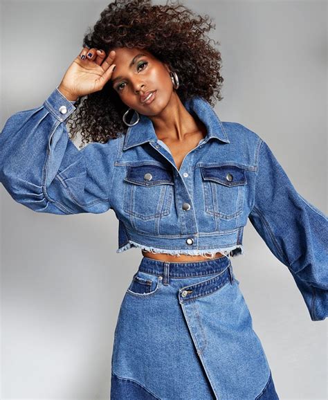 9 Hot Sexy Ade Samuel Bikini Pics