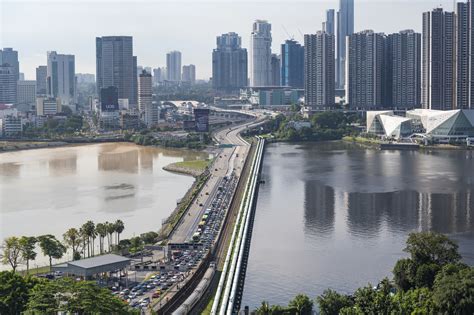 Malaysia Proposes New Way To Ease Singapore Causeway Traffic For