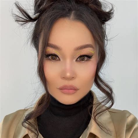 Miigaa Makeup And Fashion Room