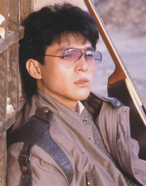 著名歌手姜育恒与好友聚会，网友直呼老得快认不出了百科ta说