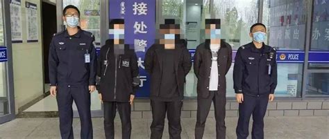 康巴什警方抓获3名拉车门盗窃作案嫌疑人！报警讯问同伙