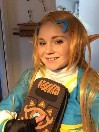Princess Zelda Cosplay Amino
