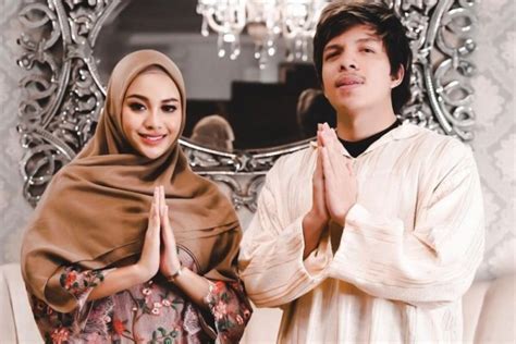 Artis Pria Jalani Ibadah Ramadan Pertama Bareng Istri