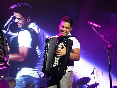 Fotos Zezé di Camargo e Luciano se apresentam no cruzeiro É o Amor 01 03 2013 UOL