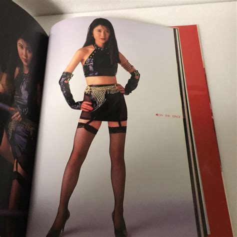 F 1395 お立ち台gal大図鑑 初版 Get Down The Stage お立ち台を降りた13人の彼女たち 写真集 ボディコン 網タイツ
