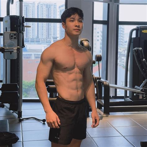 Nguyễn Quốc Huy Iiam Huy • Instagram Photos And Videos