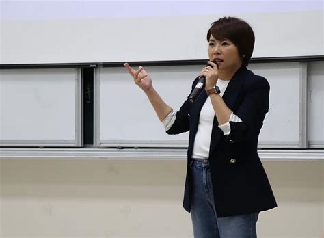 三立新聞部副總白舒樺 以校友身分返文藻分享職涯 蕃新聞