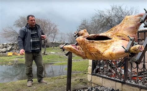 کباب گاو 170 کیلوگرمی به شیوه باستانی توسط آشپز مشهور آذربایجانی فیلم