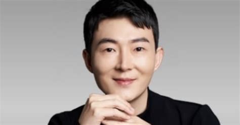 연봉 수백억 스타강사 현우진 마음 바꿨나재계약설에 주가 급등