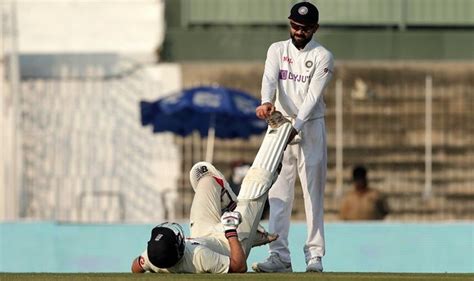 India Vs England Virat Kohli Helps Joe Root With Cramps After England