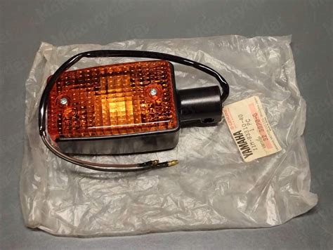 Yamaha Genuine Nos Xj 600 1984 Left Front Turn Signal Pn 11m 83310 40