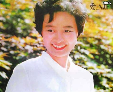 张瑜过往感情经历被扒，年过半百现任老公是谁？ 明星 冰棍儿网