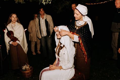 VedĪbas Un MiČoŠana Līgavām Top Kāzu And Kopdzīves Medijs